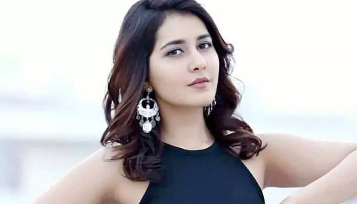 Top 30 South Indian Actresses Name with Gorgeous Photos 2025