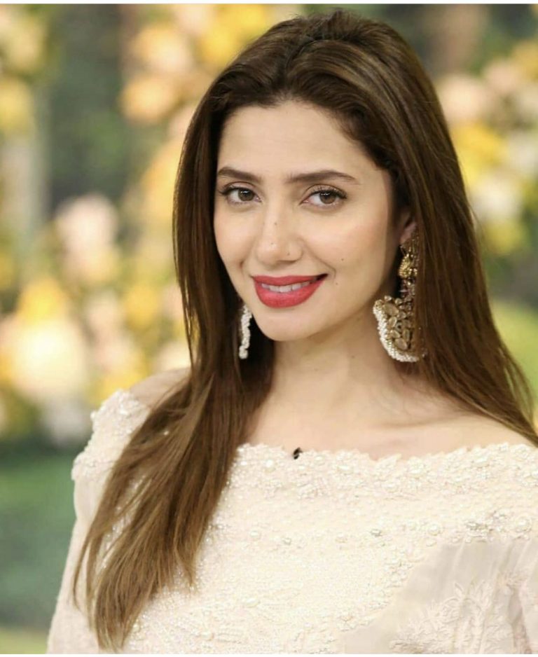 Top 10 Most Beautiful Pakistani Actresses Name & Photos 2026